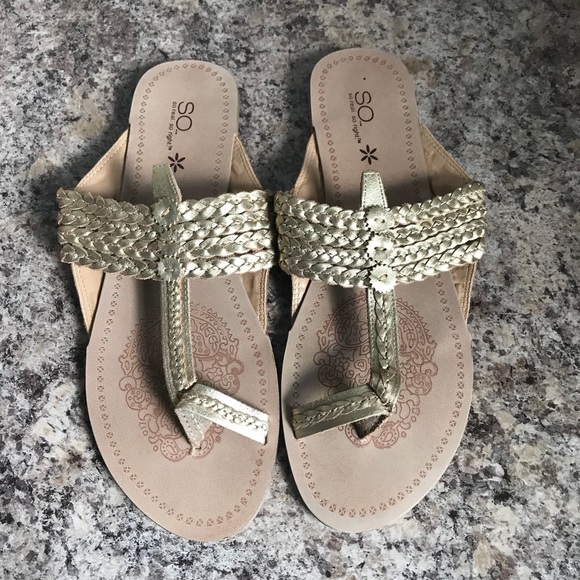 SO | Shoes | Gold Flip Flops | Poshmark